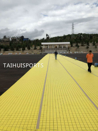 Children Safety Playground HIC Rubber Shock Pad No Absorbing Water Yellow Customized Thickness of various purpose