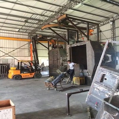 Steel Spinner Hanger Shot Blasting Machines For Surface Cleaning / Descaling