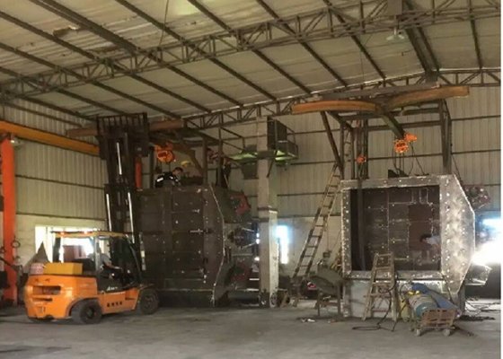 Auto Blast Cleaning Machine , Shot Blaster Machine Hollow Workpieces Surface Cleaning