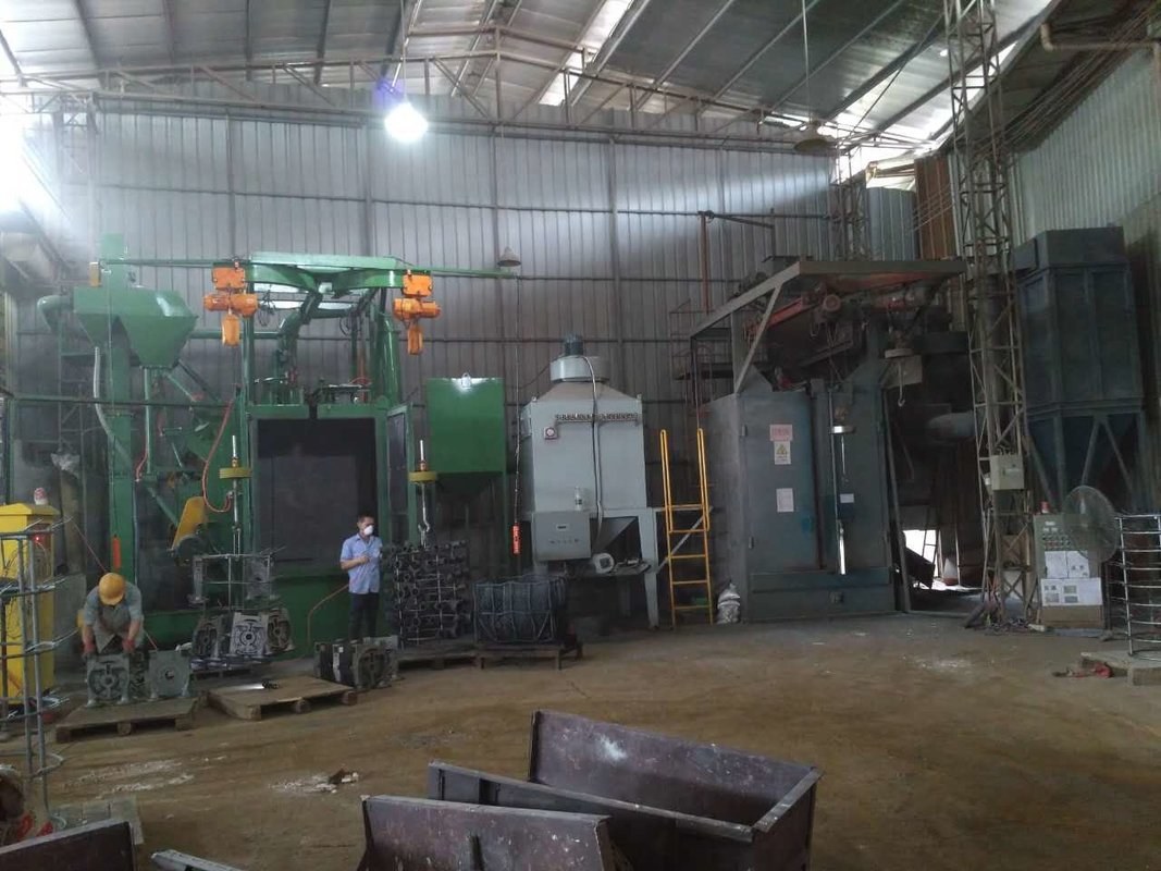 Heat Treated Hook Type Shot Blasting Machine For Complex - Shaped Workpieces YL-3
