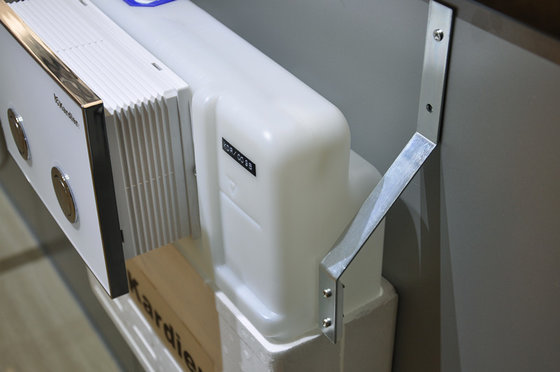Fashion Style Pneumatic Concealed Cistern Suit For Floor-Standing Toilet Indoors KDR-009BP