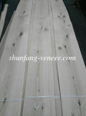 China Rustic Knotty Oak Wood Veneer Knotty Oak Natural Veneers for Furniture Door and Panel Industry supplier