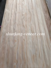 China Rotary Peeled New Zealand Pine Wood Veneer Radiata Pine Rotary Cut Veneer 4' x 8' supplier