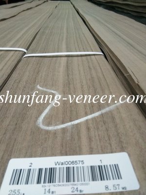 Quartered Walnut Natural Veneers American Walnut Wood Veneer Straight Grain supplier