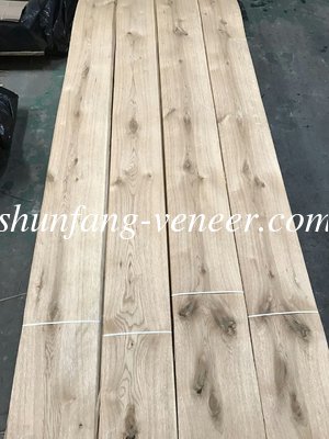 Rustic Style Knotty Oak Natural Wood Veneer for Furniture Door Plywood from www.shunfang-veneer-com.ecer.com supplier