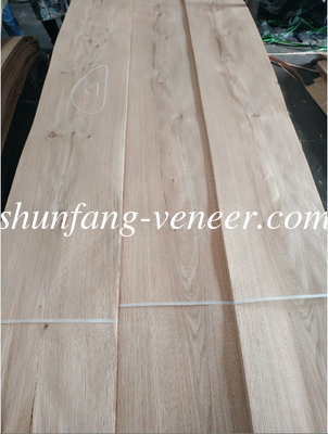 KNOTTY OAK VENEER PIPPY OAK VENEER WITH RUSTIC TEXTURE supplier