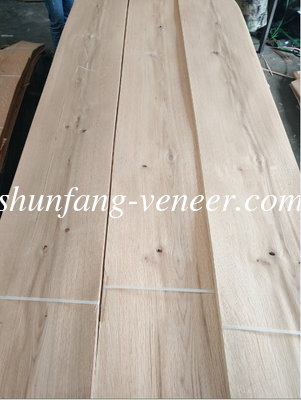 KNOTTY OAK VENEER PIPPY OAK VENEER WITH RUSTIC TEXTURE supplier