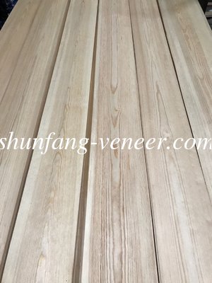 Pine Veneer Crown Cut Pine Natural Veneers Pine Decorative Veneers for Furniture Door and Plywood Industry supplier