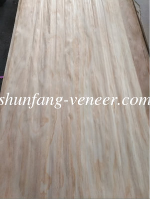 Rotary Peeled New Zealand Pine Wood Veneer Radiata Pine Rotary Cut Veneer 4' x 8' supplier