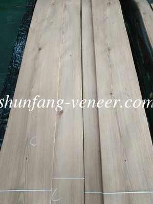 Knotty Oak Veneer Rustic Oak Wood Veneers for Veneer Furniture Veneer Doors Veneer Panels supplier