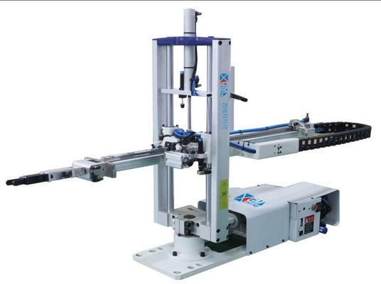 take-out robot arm for vertical injection molding machine