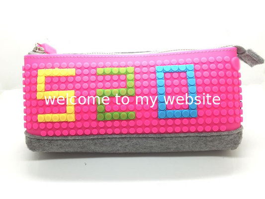 Free sample China factory panel pixel silicone pencil case