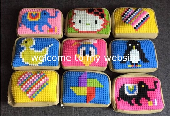 Free sample China factory panel pixel silicone pencil case