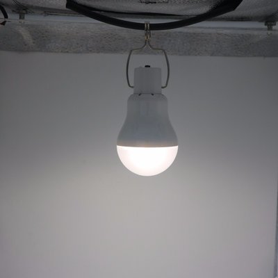 Outdoor/Indoor Solar Powered Bulb Light Portable Camping Lamp Solar Panel Low-power Night Travel Used 5-6hours