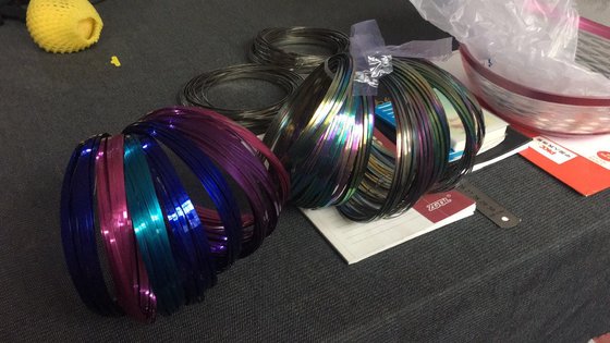 Magic ring，Decompression magic bracelet.，hoop toys supplier