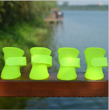 Pet supplies silicone rain boots, non-slip pet shoes, candy color fashion cute dog shoes，red,yellow,pink,black; supplier