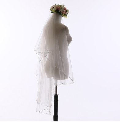 Factory direct wholesale bridal veil short double light yarn soft fingertip wedding veil with hair comb   supplier
