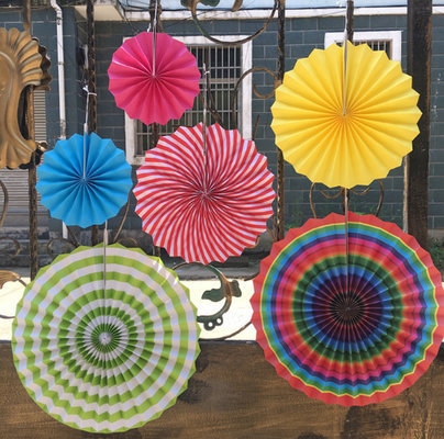 The paper fan consists of two diameters of 40 cm and two diameters of 30 cm. Two 20-centimeters, a total of six fan-flow supplier