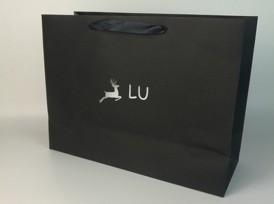 Portable paper bag custom printed logo gift bag advertising white card paper bag garment bag paper bag custom logo supplier