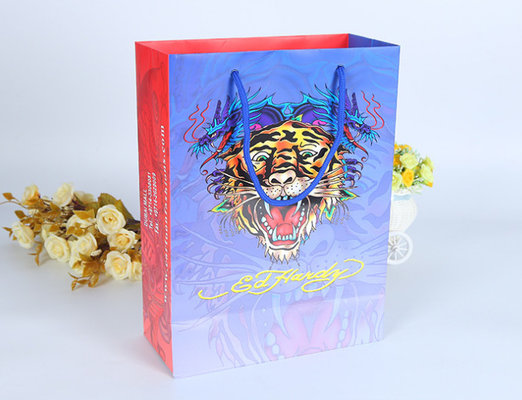 Manufacturers Professional Customized Gift Gift Bag Color Printed Packaging Paper Bag White Card Handbag Customized supplier