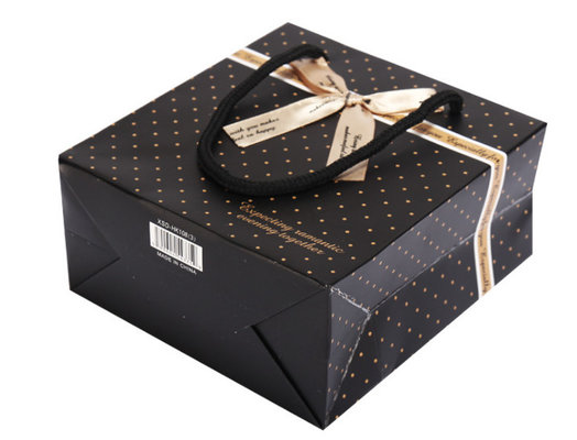 Chinese Factory Sales Korean Black Spotted Gift Bags Paper Bags Handbags Bags Gift Bags supplier