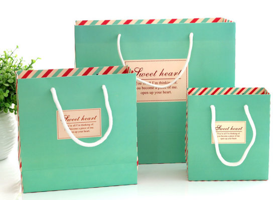 Manufacturers spot letter happy birthday gift bag wholesale candy bag gift laptop bag supplier