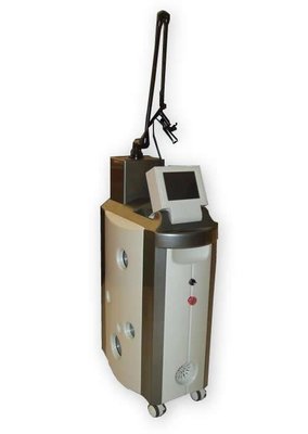Vertical 40W RF Fractional CO2 Laser Scar Removal / Skin Rejuvenation Machine supplier