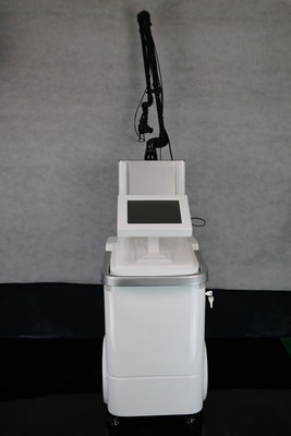 10.6µm Fractional Co2 Laser Machine For Skin Rejuvenation  / Wrinkle Removal / Acne Treatment supplier