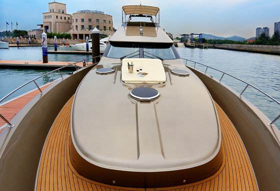 Fiberglass Sport Motor Yachts 70 Feet Engine Capacity Volvo 725hpx2 21.6m Length