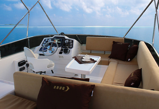 6kw Generator 55 Feet Sport Motor Yachts With Fiberglass And Alloy Material