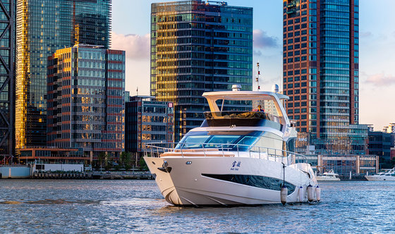 Sport Motor 68 Foot Yacht With Inboard Engines 94137 Pound Displacement
