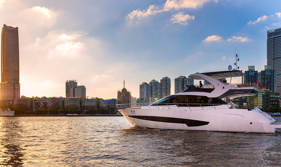 Sport Motor 68 Foot Yacht With Inboard Engines 94137 Pound Displacement