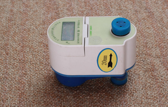 High Accuracy GSM IC Card Electric Prepaid Water Meter In Vertical Installation