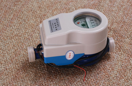 Valve Controlled Wired and Wireless Water Meter with Plastic / Brass Body