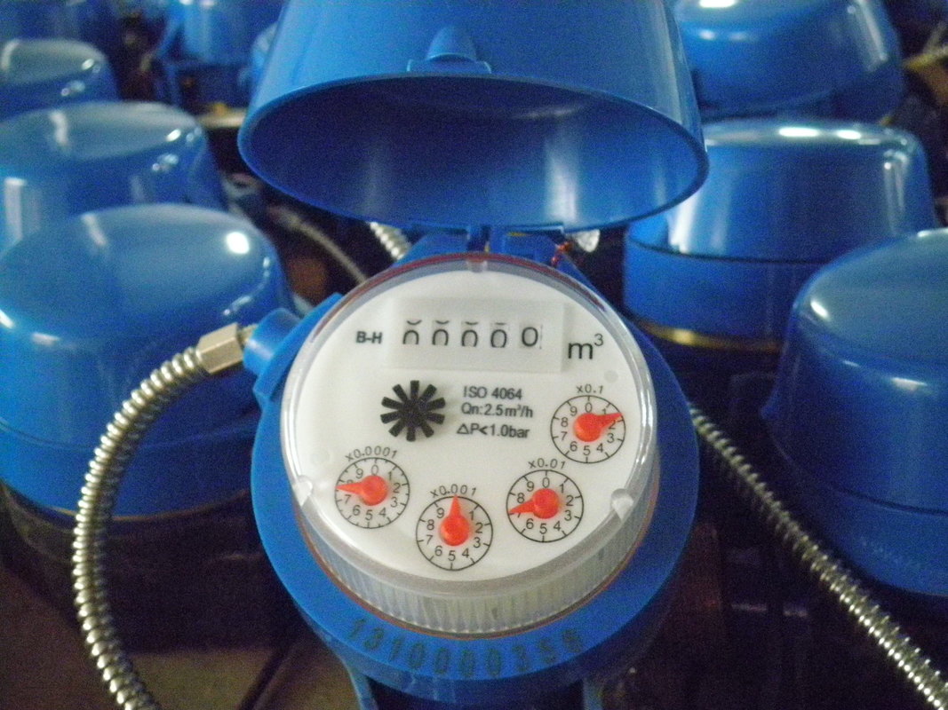 5 Wheels Single Jet Water Meter With Pulse Output , Dry Dial Vane Wheel Water Meter
