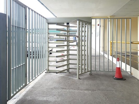 Pedestrian Access Security Crowd Control Full Height Turnstile With RFID Reader supplier