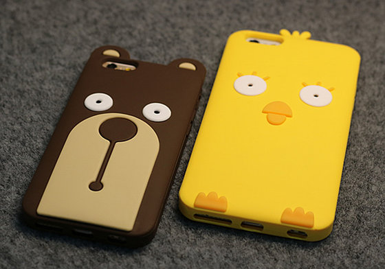 Engranved silicone Apple iphone 6 cases and covers with Birdy and bear design