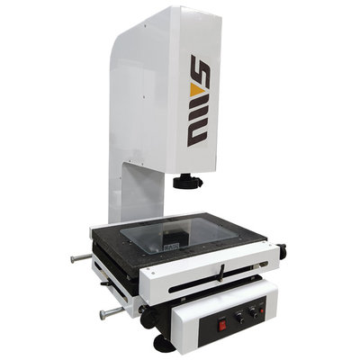 Manual vision measuring instrument for precision measurement