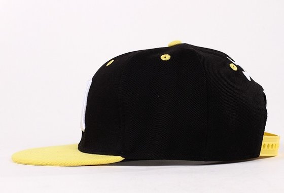 Stylish Outdoor Sport Snapback Baseball Caps with Yellow Peak