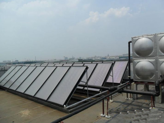 Big Pressurized Solar Collector 2.4 Square Meters Apply To Cold Climate Regions