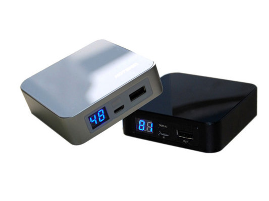 8000mAh  Polymer Lithium Battery  ABS and Allumium Alloy Mobile Power Bank with LED display supplier