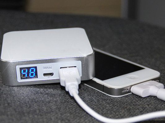 8000mAh  Polymer Lithium Battery  ABS and Allumium Alloy Mobile Power Bank with LED display supplier