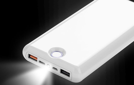 High Power 20000mAh 18650 Battery QC3.0  PD Fast Charging Power Bank 5V/3A with Flashlight supplier