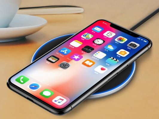 ABS+Aluminum Super Slim QI Certified Fast Charging Portable Wireless Charger 10W/7.5W/5W supplier
