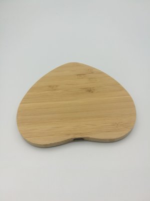 Dual USB Bamboo Heart Shape 10W fast Charging Portable Wireless Charger 9V 2-3A supplier