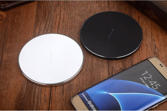 2019 Amazon Best selling Black and White Fabric/leather/glass 10W Fast Charging wireless charger 9V 2A supplier