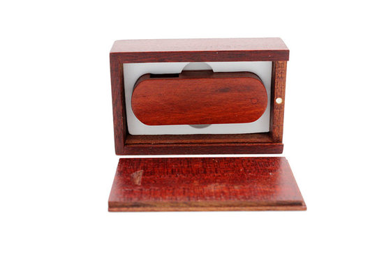 Walnut Color Custom Wooden USB flash Drives 16Gb for Photographers supplier
