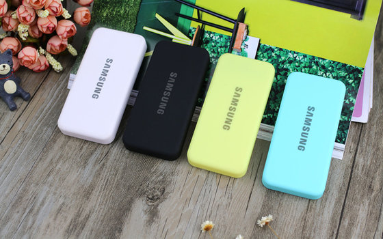 Super Slim Rubber Oil Casing Mobile Power Bank 6000mAh Samsung Battery Power Bank 5V 2A supplier