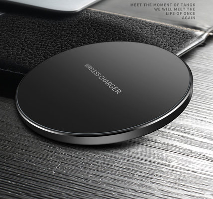 Super Slim Qi Compatible Wireless Charger 10W/7.5W/5W Fast Charging Wireless Pad for Mobile Phones supplier