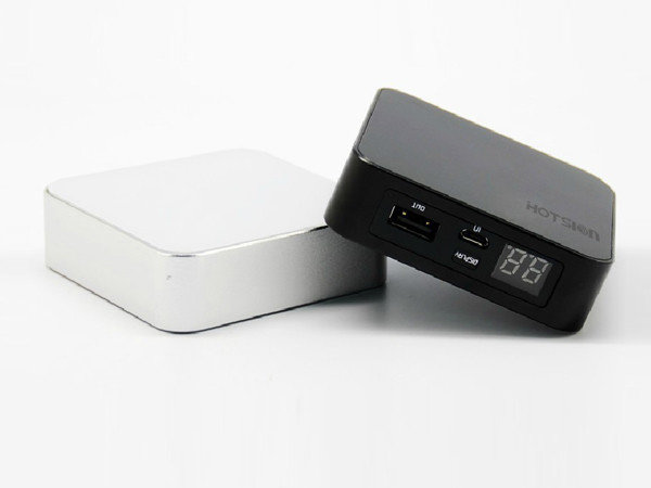 8000mAh  Polymer Lithium Battery  ABS and Allumium Alloy Mobile Power Bank with LED display supplier